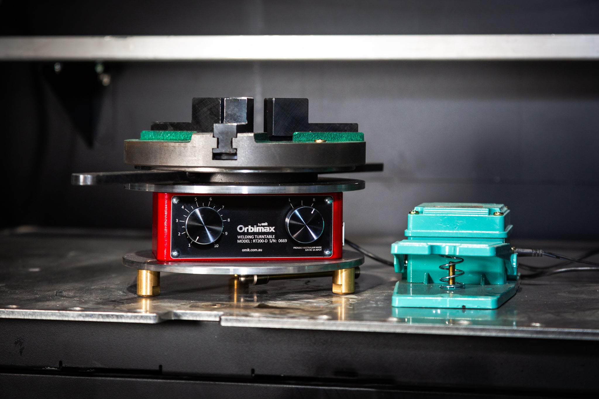 OMIK® 15kg Benchtop Welding Rotator Turntable with Speed Display – Orbimax